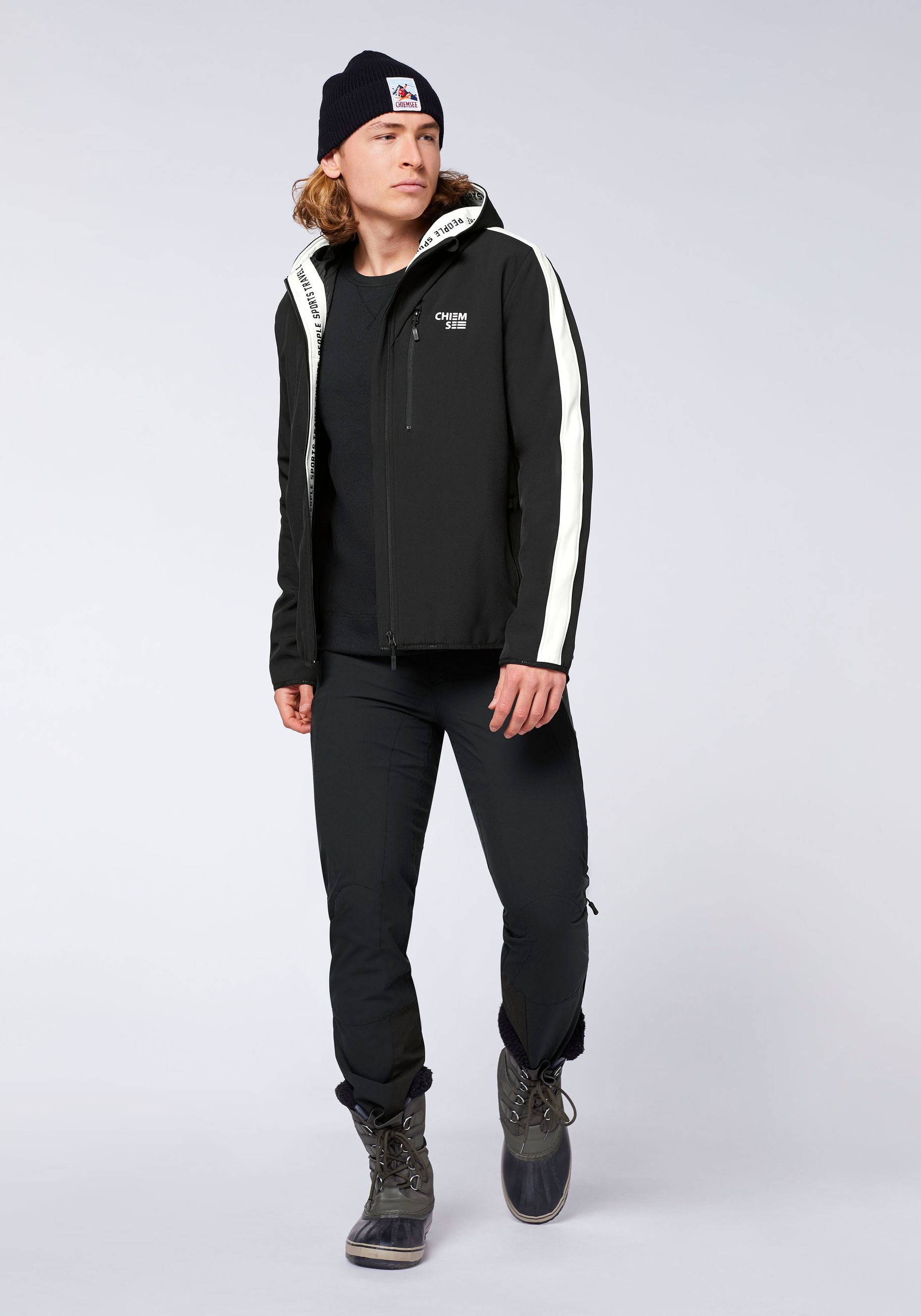 Softshell-Jacke mit Blockstreifen und Retro-Patch | Chiemsee Online Shop